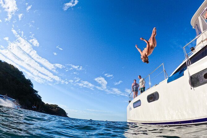 Luxury Yacht & Snorkel with All inclusive Open bar and lunch - Frequently Asked Questions