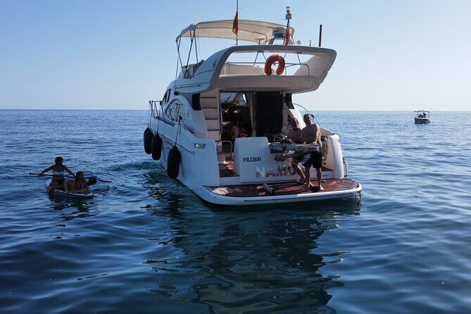 Luxury Yatch trips + Open Bar + Tapas + Paddle Surf + Snorkel - Who Will Love This Tour?