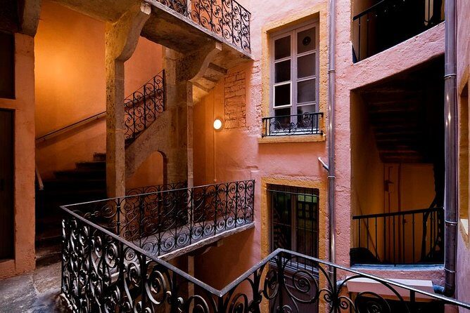 Lyon City Card Public Transportation & 40 attractions - Key Points