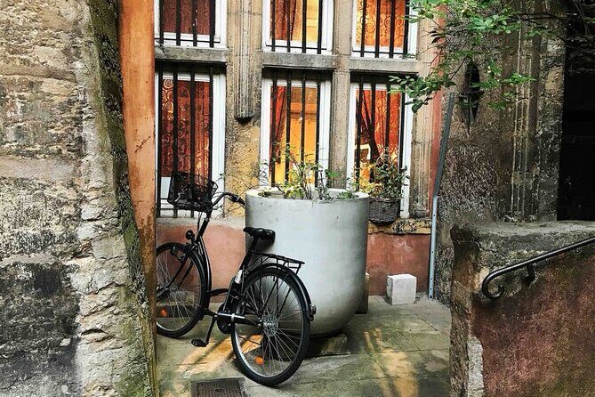 Lyon Highlights & Secrets Walking Guided Tour (small group) including Funicular - Why This Tour Works