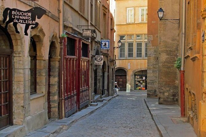 Lyon Old District : Private Walking Tour - Exploring the Cultural Sites