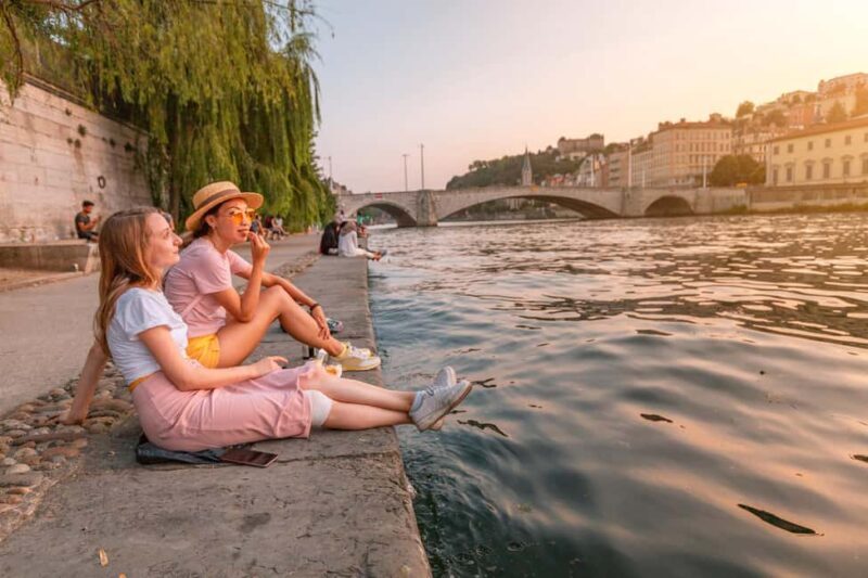 Lyon: Private Photoshoot with a Professional Photographer - Key Points