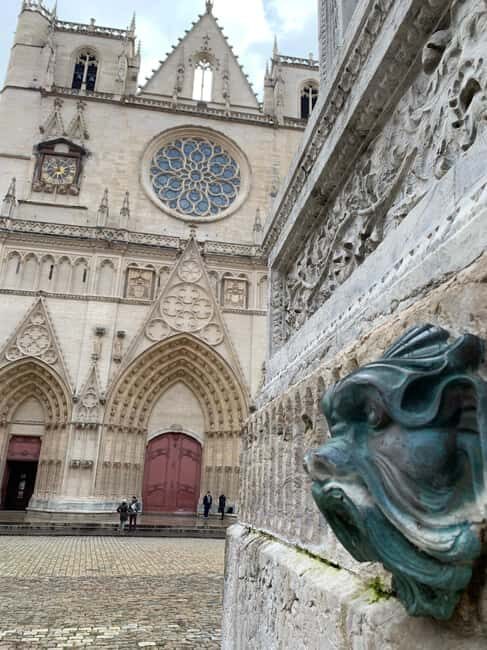 Lyon: Private Walking Tour of "Traboules" in the Old Town - The Itinerary: Exploring Lyon’s Secret Corridors