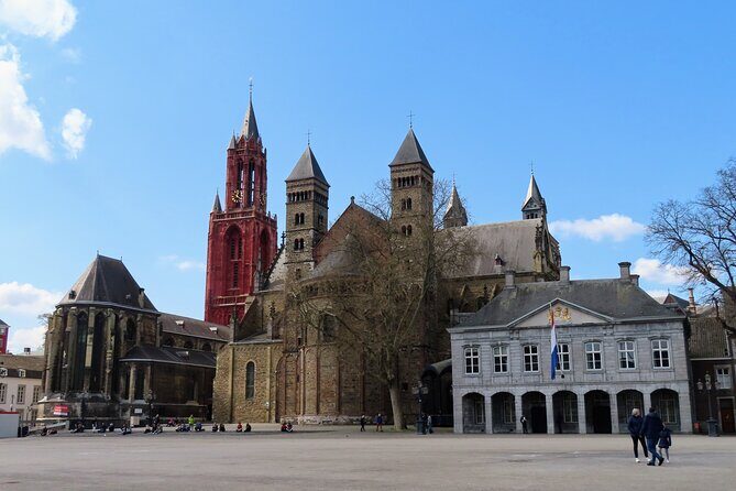 Maastricht Highlights 2 hours Private Walking Tour +Local Tasting - Key Points