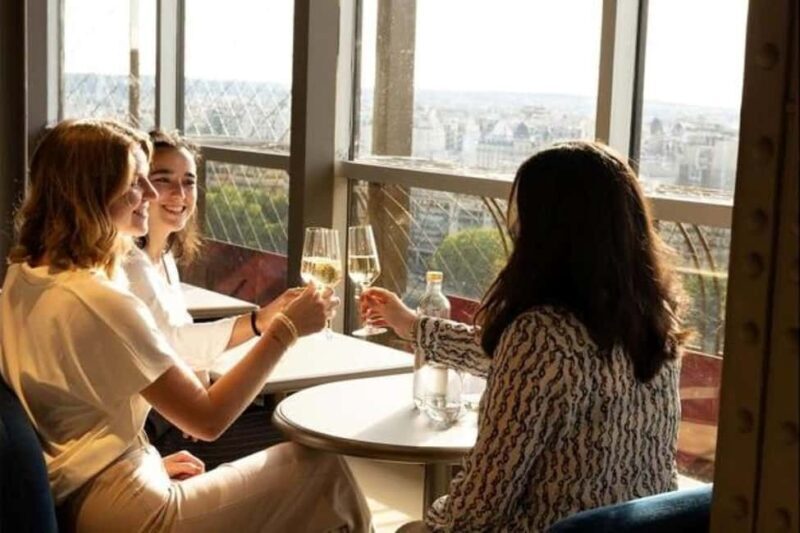 Madame Brasserie Dinner Reservation with Seine Cruise - An In-Depth Look at the Experience