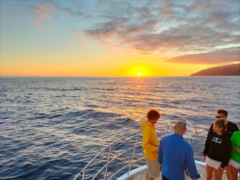 Madeira: Sunset Dinner Cruise - FAQ