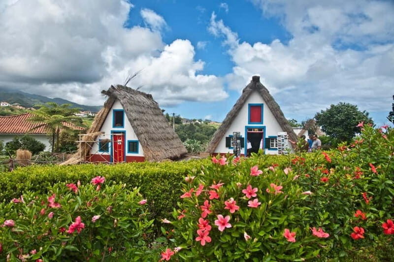 MADEIRA TOUR- SANTANA EAST TOUR STRAW THATCHED ROOFED HOUSES - Key Points