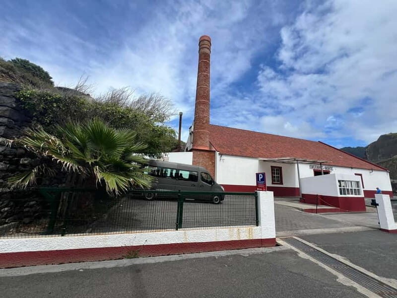 MADEIRA TOUR- SANTANA EAST TOUR STRAW THATCHED ROOFED HOUSES - FAQ