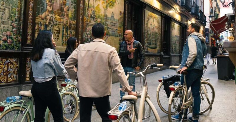 Madrid at Night: Vintage Bike Tour of City Highlights - Key Points