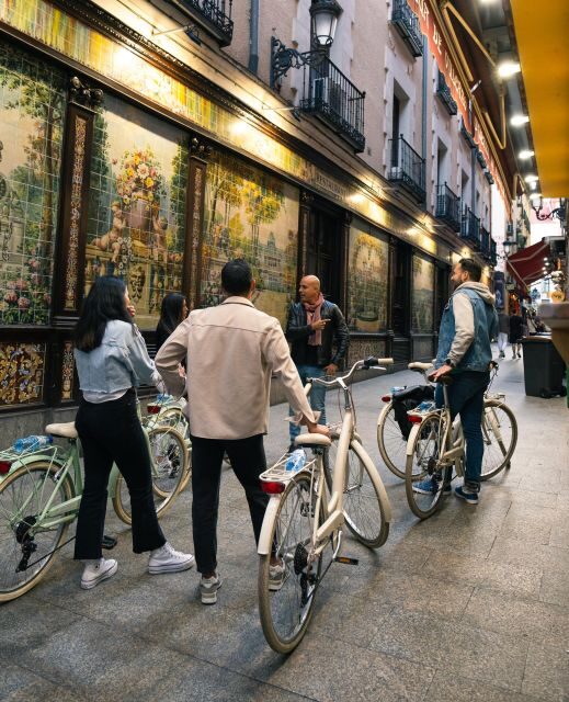 Madrid at Night: Vintage Bike Tour of City Highlights - What to Expect During the Ride