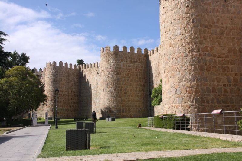 Madrid: Avila and Segovia Day Trip with Tickets to Monuments - Key Points