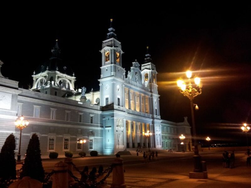 Madrid: Customized Night Tour with a Private Guide - Why This Tour Works Well