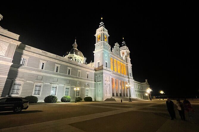 Madrid Evening Walking Tour and optional Flamenco Show - Flamenco Show and Wine: The Perfect Cultural Wrap-up