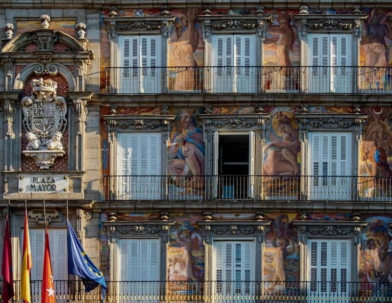 Madrid: From Royalty to Revolution Walking Tour - Teatro Real: Madrid’s Opera House