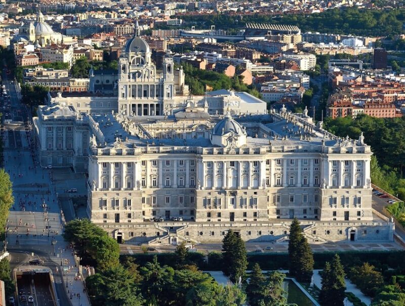 Madrid: Guided Tour of the Royal Palace with Fast Access - Who Is This Tour Best For?