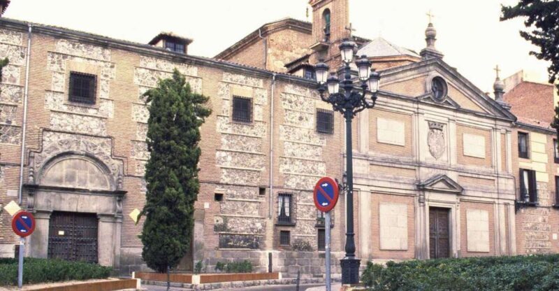 Madrid: Guided Walking Tour of Monasterio de las Descalzas - Key Points