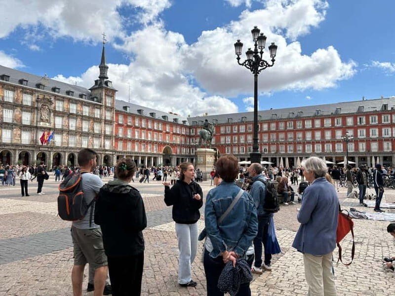 Madrid: Guided Walking Tour with Churros and Hot Chocolate - Key Points