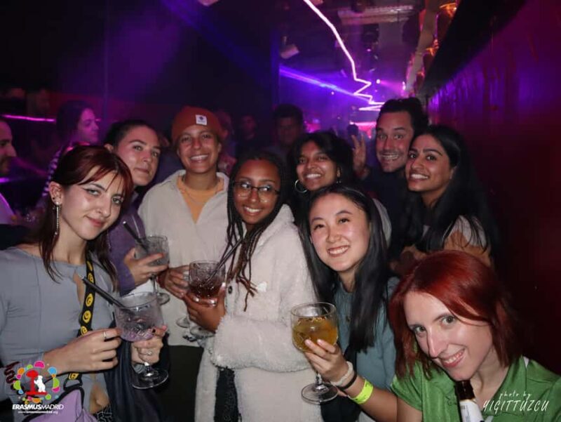 Madrid Halloween Pubcrawl: Madness-Open bar Beer included - An In-Depth Look at the Madrid Halloween Pubcrawl Experience