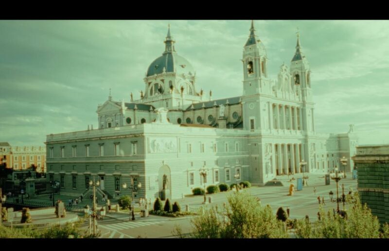 Madrid Highlights: Tuk-Tuk Tour w/pick up (2 hours) - Exploring Madrid from a New Perspective