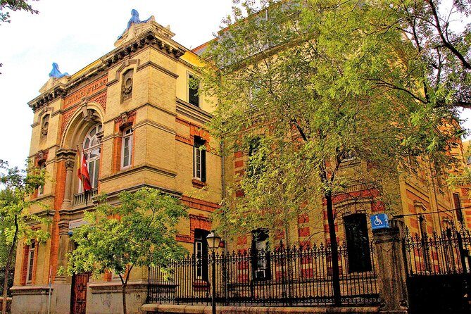 Madrid off the Beaten Path: Private Walking Tour (Customizable) - Why Choose a Private Guided Tour?