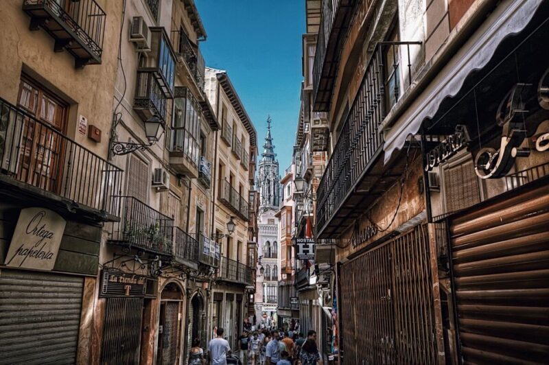 Madrid Old City - Guided Walking Tour up to 12 guests - 2,5h - Key Points  
