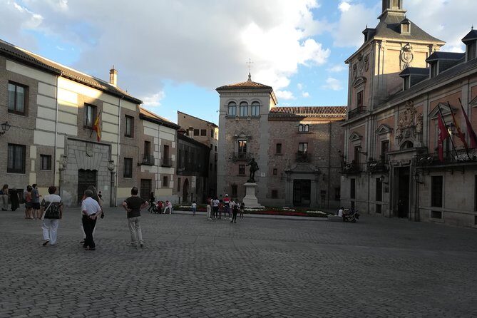 Madrid Old Town Private Walking Tour - A Walk Through Madrid’s Old Town: What to Expect