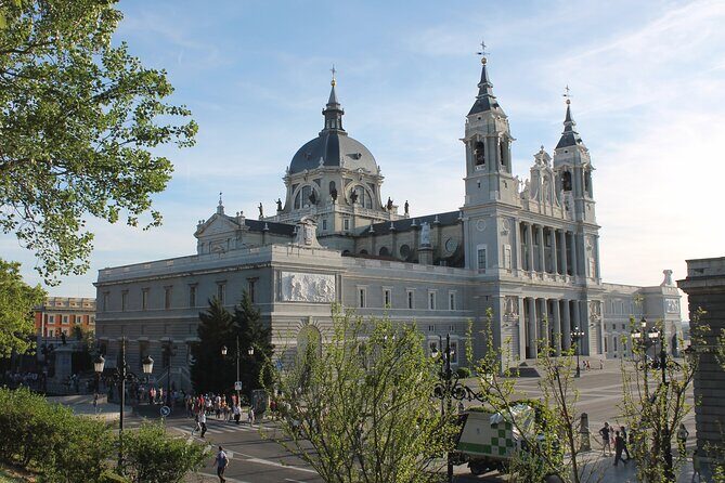 Madrid Old Town Tour & Flamenco Show with Optional Dinner - FAQ