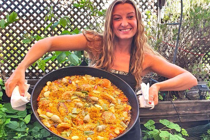 Madrid: Paella & Sangria Classes- Seafood, Chicken & Vegan option - What Makes It Special?
