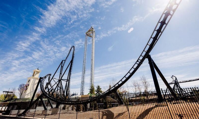 Madrid: Parque Warner Ticket and Roundtrip Transportation - Key Points