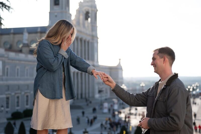 Madrid: Private Photoshoot with a Professional Photographer - Key Points