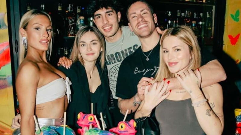 Madrid: Pub Crawl | Free shot & Free Club entry - An In-Depth Look at the Madrid Pub Crawl Experience