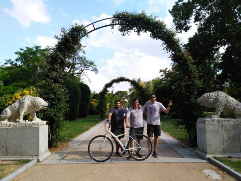 Madrid: Retiro Park and Literary Quarter by Bike - Key Points