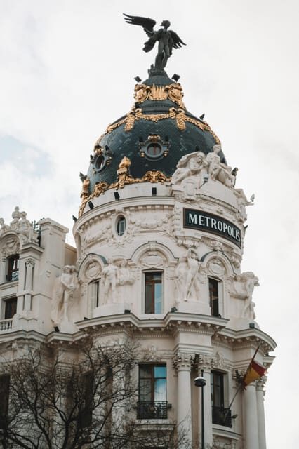 Madrid Retro Tour 120 min, old town, modern Madrid + surprise destination - Key Points