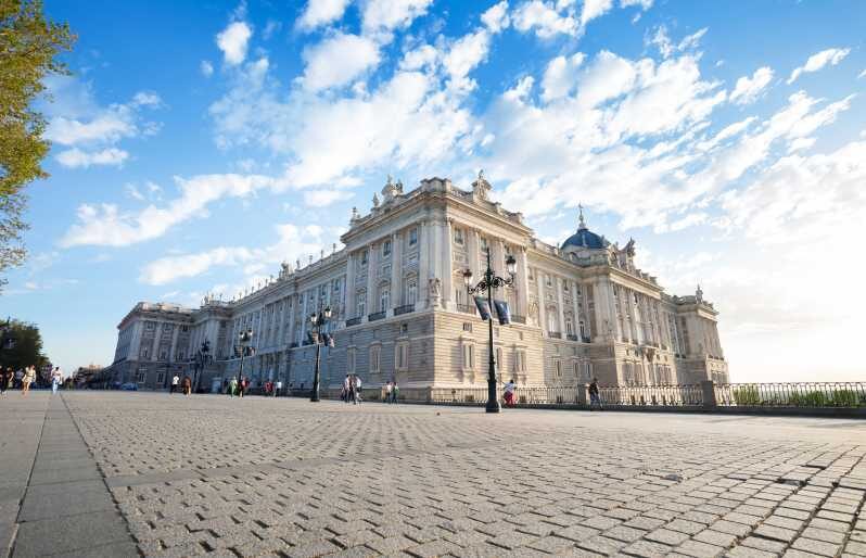 Madrid: Royal Palace Guided Tour with Skip-the-Line Entry - The Experience from the Reviewers’ Perspective