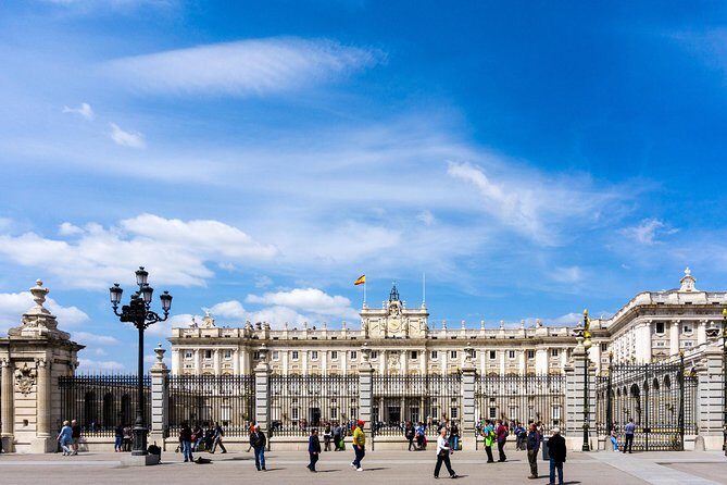 Madrid Royal Palace Professional Guided Tour with Skip the Line - FAQs