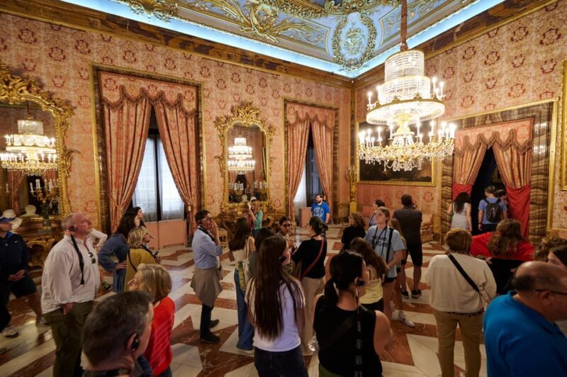 Madrid: Royal Palace Tour, Flamenco Show, & Tapas with Drink - FAQ