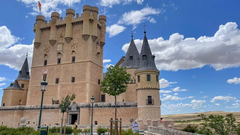 Madrid: Segovia & Ávila Full Day with Alcázar & Wall Tickets - FAQs  