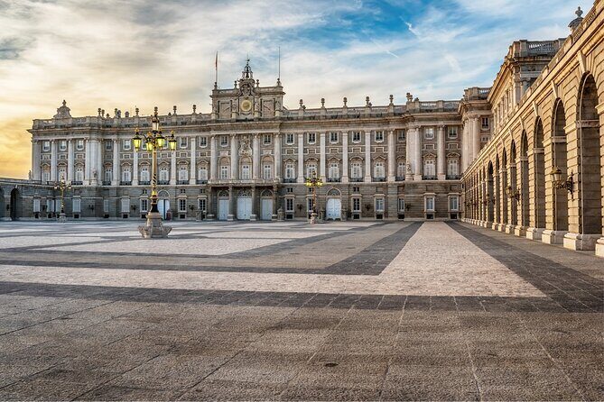 Madrid: Skip-the-Line Royal Palace Guided Tour - Key Points