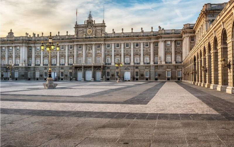 Madrid: The Royal Palace Skip-the-line Guided Tour - Key Points
