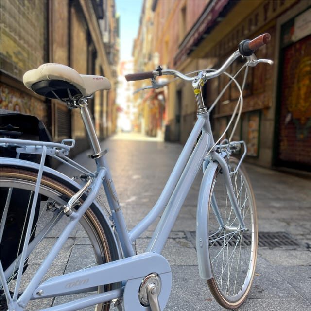 Madrid: Vintage Bike Rental with Tourist Map - Key Points