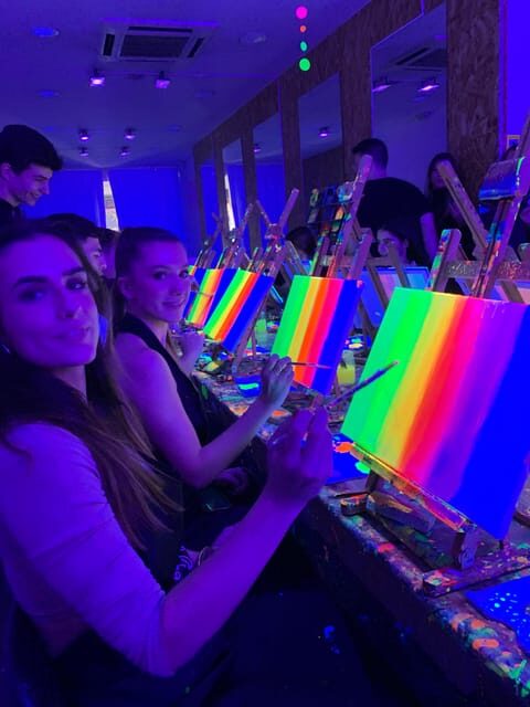 Madrid: Wine Gogh Glow Academy Paint and Sip Classes - The Sum Up