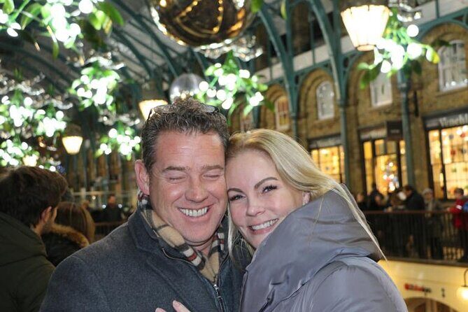 Magical Christmas Lights in London: Private Black Cab Tour - An In-Depth Look at the Tour Experience