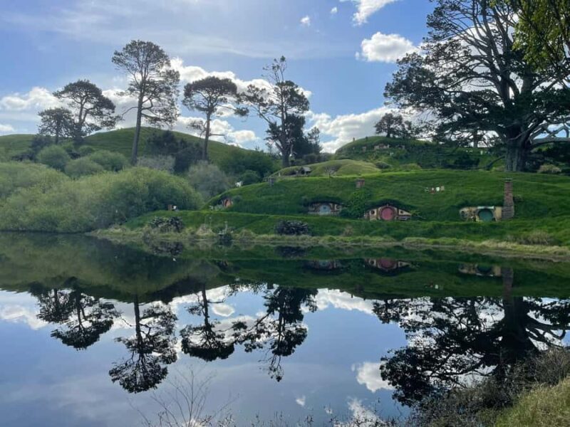 Magical Hobbiton & Waitomo Caves Small Group from Auckland - An Immersive Day for Film Buffs and Nature Lovers