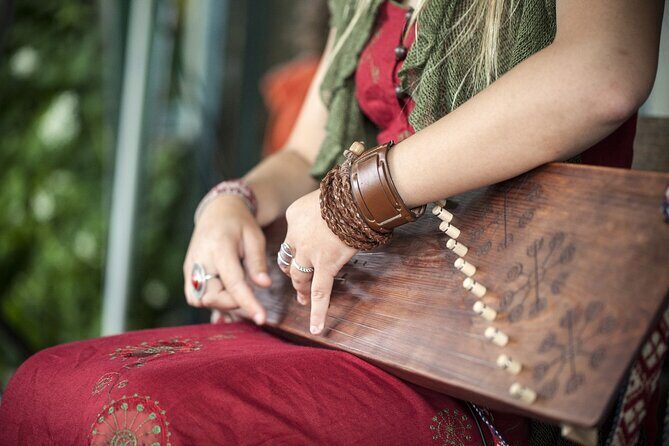 Magical sounds of the Kokle - Learn how to play it - Key Points