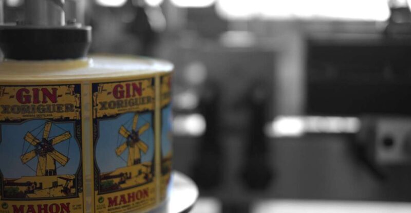 Mahón: Gin Distillery Tour with Tasting & Appetizers - Why This Tour Works Well