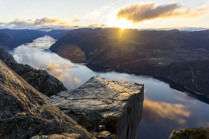 Majestic Hike Experience to Preikestolen with Local Guide - Exploring the Majestic Hike to Preikestolen with a Local Guide
