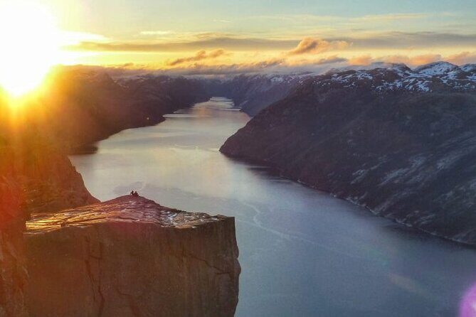Majestic Hike Experience to Preikestolen with Local Guide - Key Points