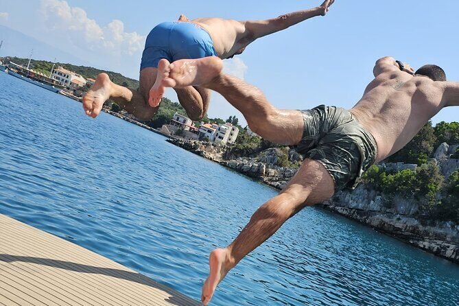 Makarska: 4 Island Luxory Boat Tour - Town Hvar & Pakleni islands - FAQs