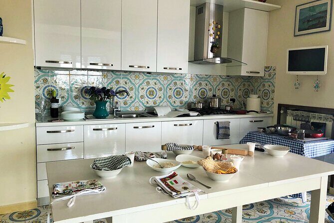 Make Neapolitan Pizza With A View Of Naples - Frequently Asked Questions