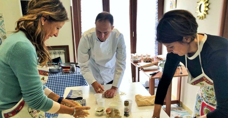 Make Neapolitan Pizza With A View Of Naples Like No Other - Key Points  